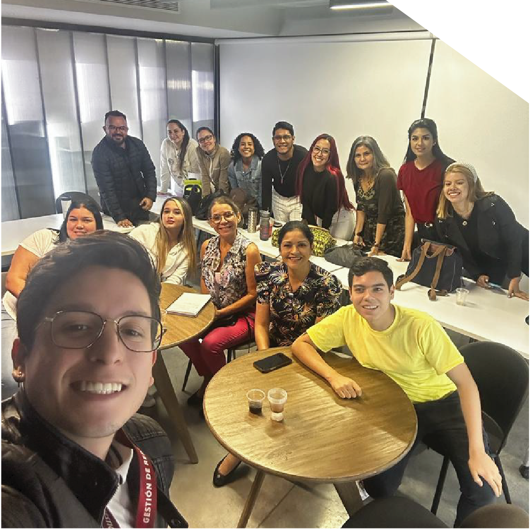 Quienes somos - Creative Diseños Agency & Academy